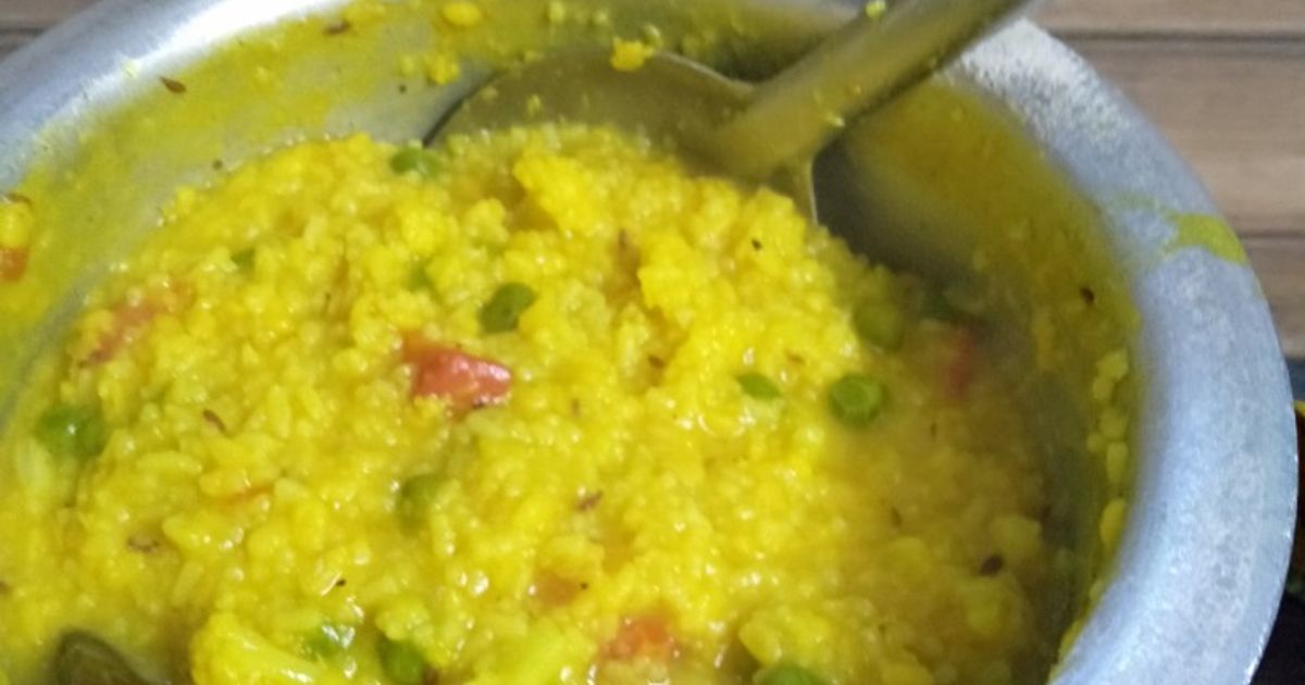 Mix Veg Dal Khichdi Recipe by Shreya Mukherjee - Cookpad