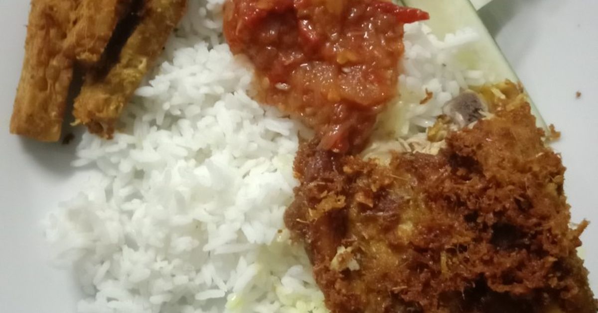 Resipi Nasi Ayam Penyet Simple 🇮🇩 oleh Munirah Hanim - Cookpad