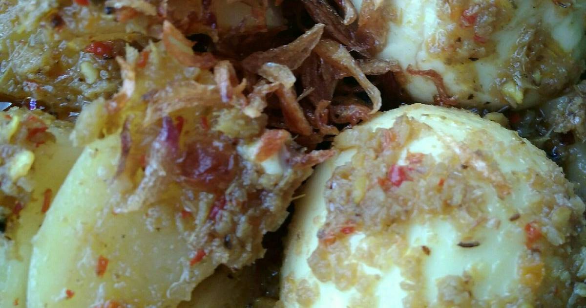 Resep Kentang telur kuah kuning oleh Ugi - Cookpad