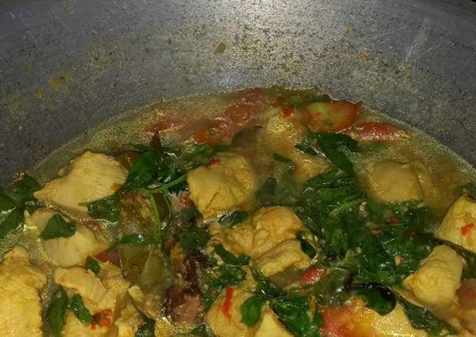 Resep Ayam kuah masak kemangi oleh nisa anis - Cookpad