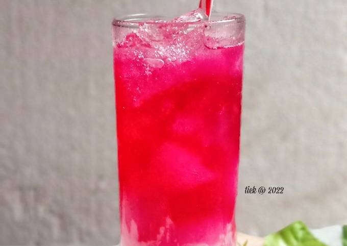 Resep Es Soda Gembira oleh Titiek Purnomo - Cookpad