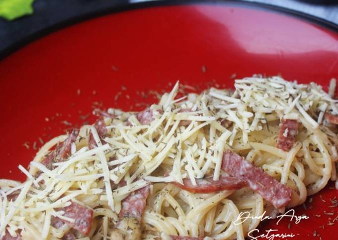 Resep Creamy Salami Spaghetti oleh Cooking With Dinda - Cookpad