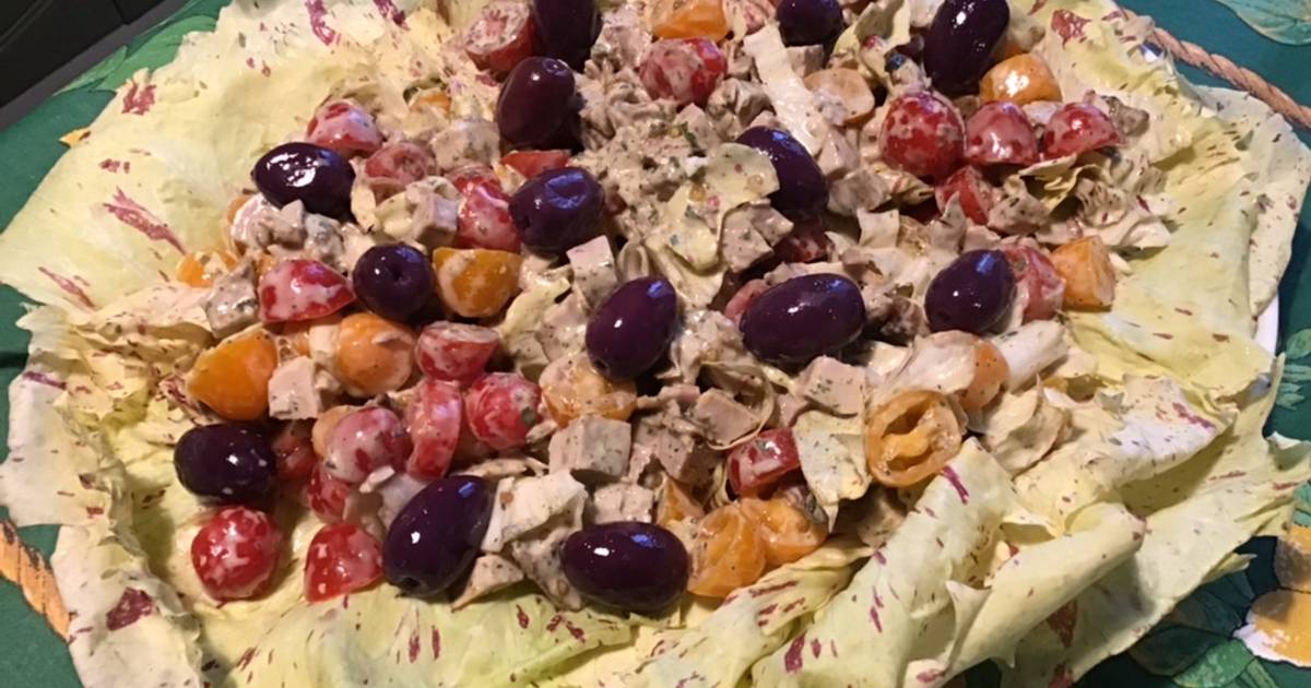 Salade composée (castelfranco,porc,olives violettes géantes,tomates ...