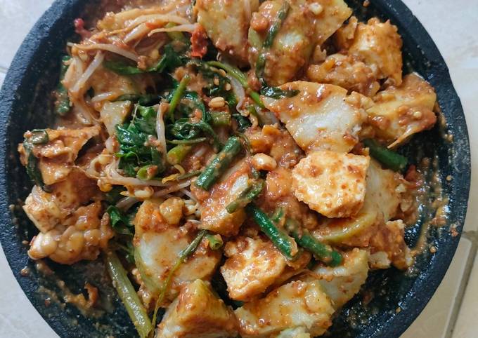 Resep Rujak Lontong Sayur Madura oleh Lely - Cookpad