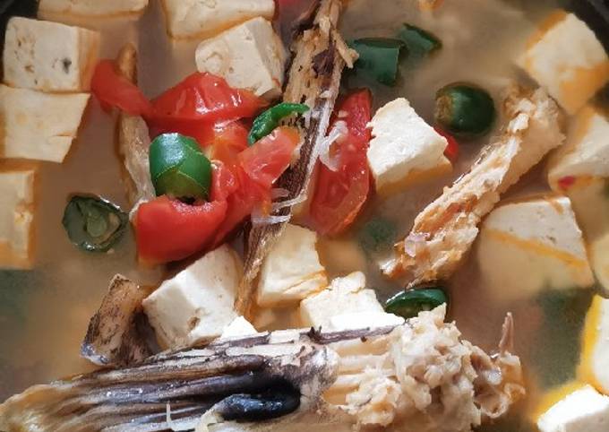 Resep Sup tulang ikan asin jambal roti oleh Imelda Chens - Cookpad