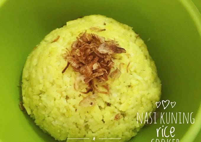 Resep Nasi Kuning Rice Cooker oleh Charmen Tanzalia - Cookpad