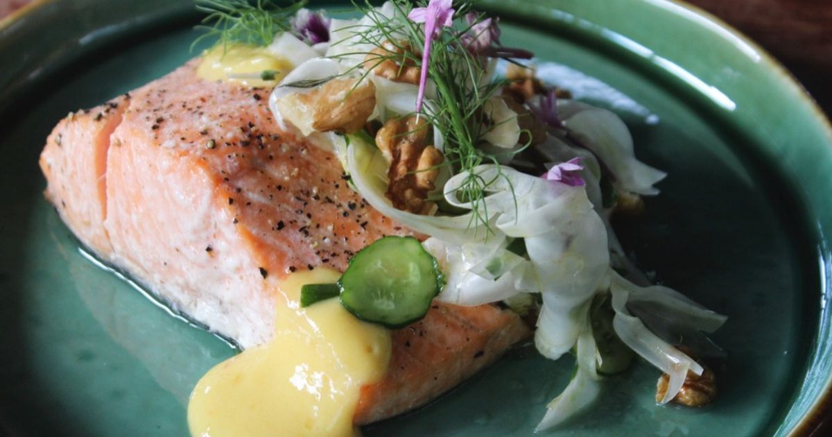 Resep Half Baked Salmon With Fennel, Cucumber & Mango Sauce Ala Chef ...