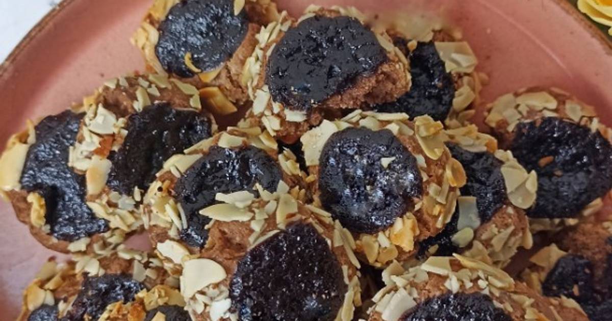 Resep Choco Almond Thumbprint Cookies oleh Asty Sunar - Cookpad