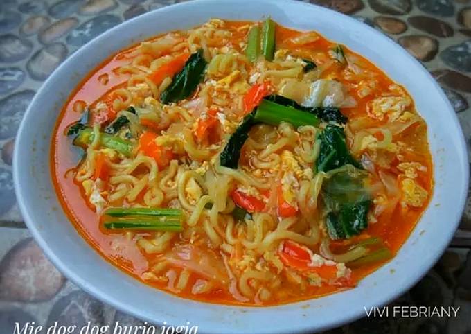 Resep Mie dog dog ala burjo jogja oleh Vivi Febriany - Cookpad