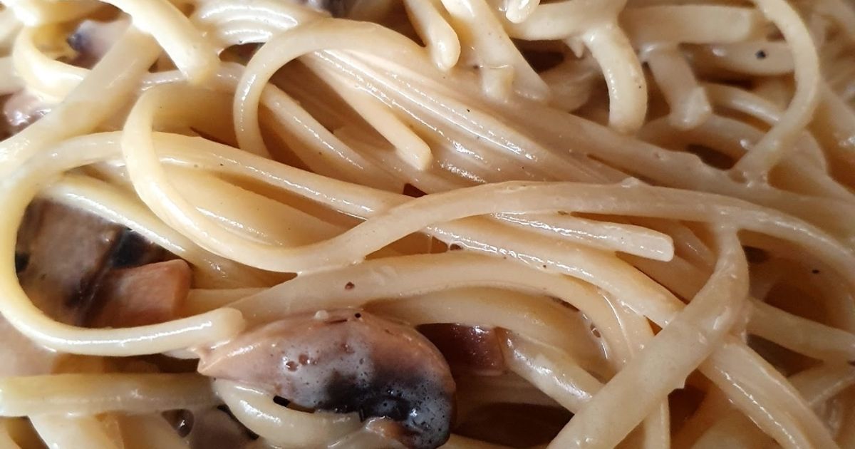 Spaghetti Con Champignones Y Crema Receta de Andrea Baraona González ...