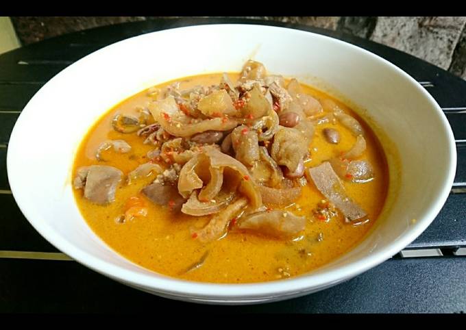 Resep Gule daging sapi dan kacang merah dengan kerupuk kulit oleh ...