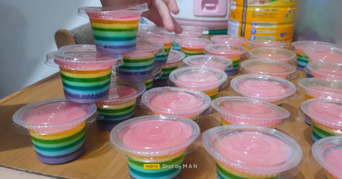 Resep Puding Pelangi Cup oleh mommy_mufazzal - Cookpad