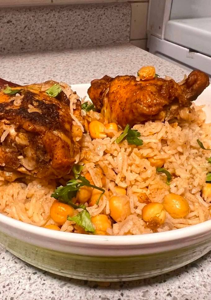 Chicken shawarma rice Recipe by Sarvat Hanif - Cookpad