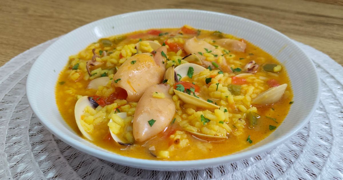 Arroz Caldoso Con Chipirones Y Almejas Receta de Fini Bautista Angulo ...