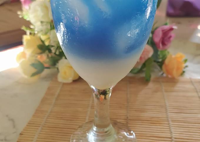 Resep Es Susu Teh Bunga Telang oleh Reni Nuraini - Cookpad