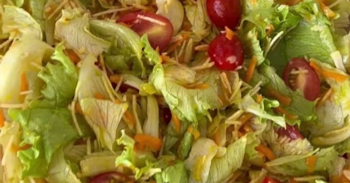 Salada De Alface, Tomate E Cenoura Receita por ana pires - Cookpad