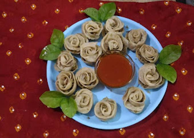 Rose shaped veg momos Recipe by Mukti Sahay - Cookpad