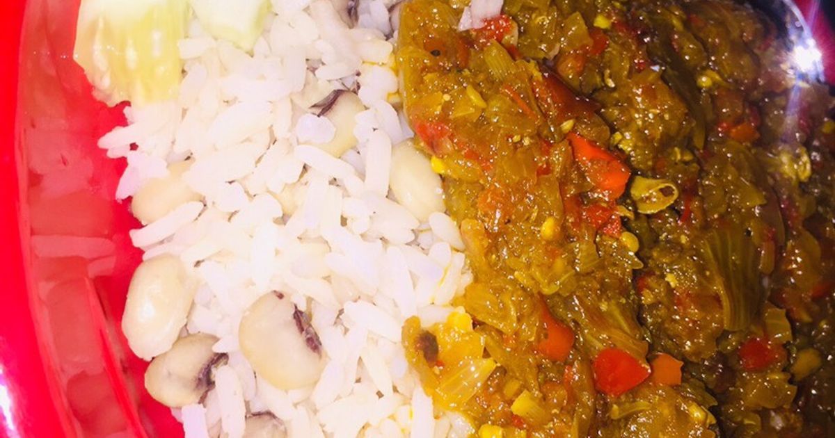 Rice N Beans Wit Onion Sauce Recipe by Haleema Waxeerie - Cookpad