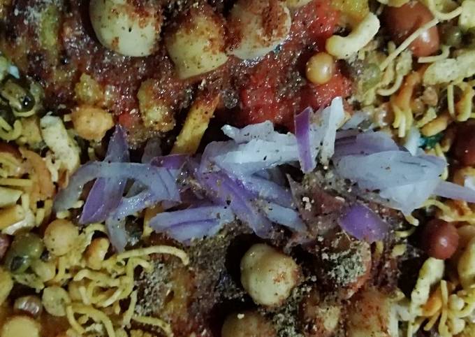 Aloo tikki chat Recipe by Sangeeta Mishra - Cookpad