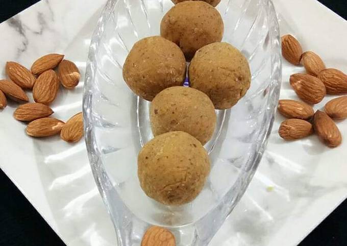Besan Ki Pinni Recipe by Neelu Dua - Cookpad