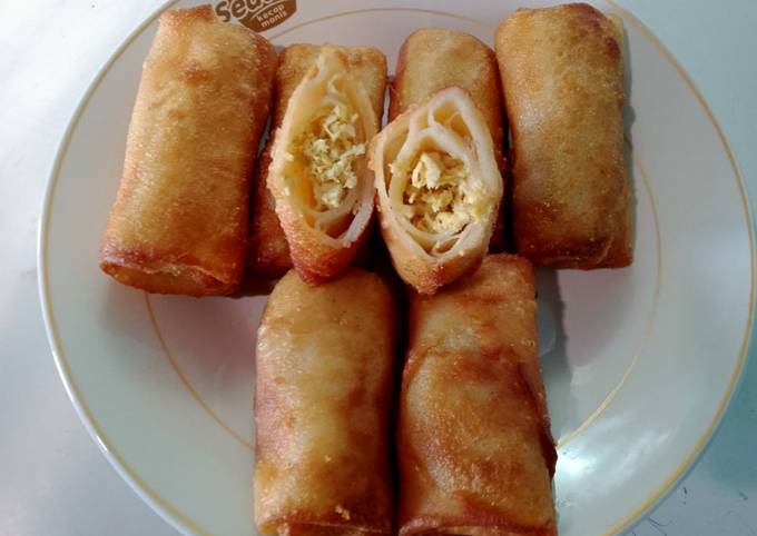 Resep Risol isi ayam oleh Devi Yuliastanti - Cookpad