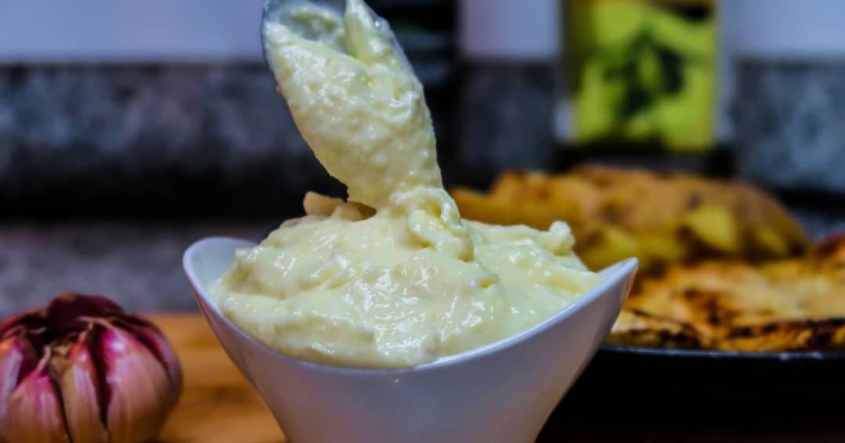 Salsa De Ajo árabe Receta de Jeison Rodriguez Sandoval- Cookpad