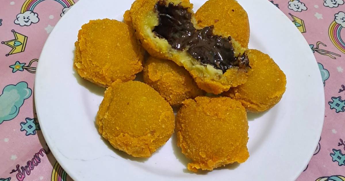 Resep Bola-Bola Ubi Jalar isi Cokelat Endesss oleh Devi Dirgaa - Cookpad