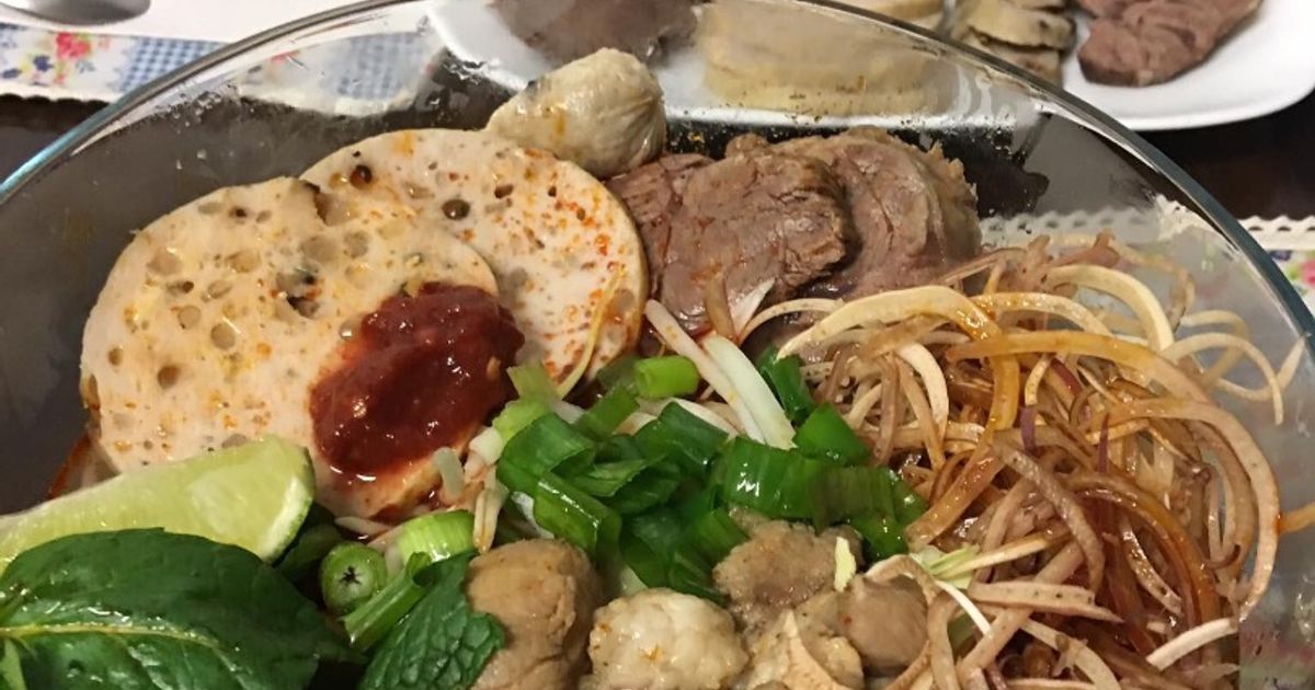 Bún Bò (Vietnamese Beef Noodle Soup) Recipe By Johnny Ta
