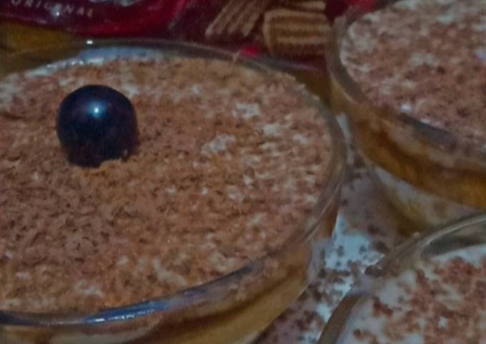 Tiramisu bowls with candi biscuit Recipe by Sumera Rahman - Cookpad