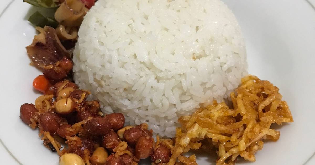 Resep Nasi uduk rice cooker oleh Ayrine Tjandra - Cookpad