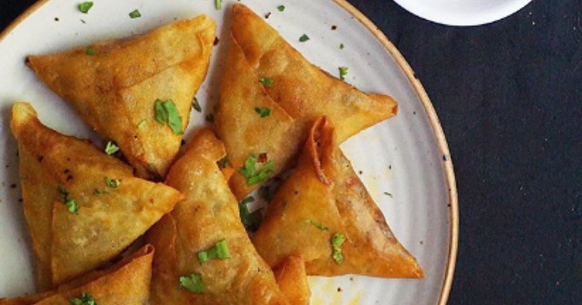 Crispy Chinese Keema Samosas Recipe by Karan Tripathi (Food Fanatic ...