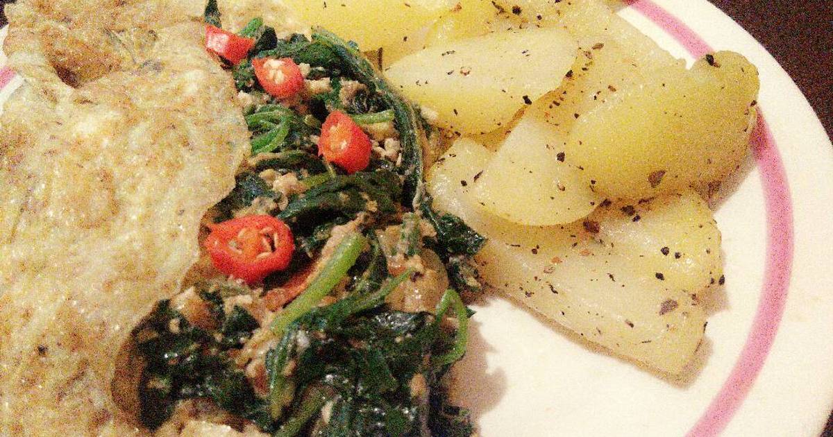 Resep Bayam Tumis Telur Dadar (menu hari pertama diet mayo) oleh ...
