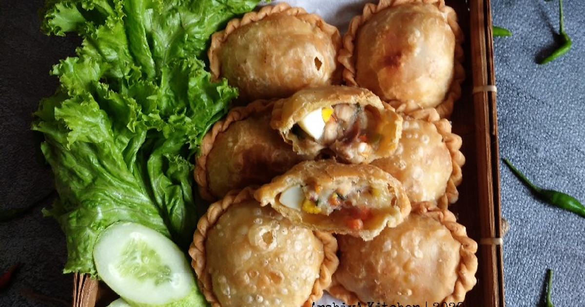 Resep Pastel Bulat Isi Ragout Ayam Sayur oleh Arshiya Kitchen - Cookpad