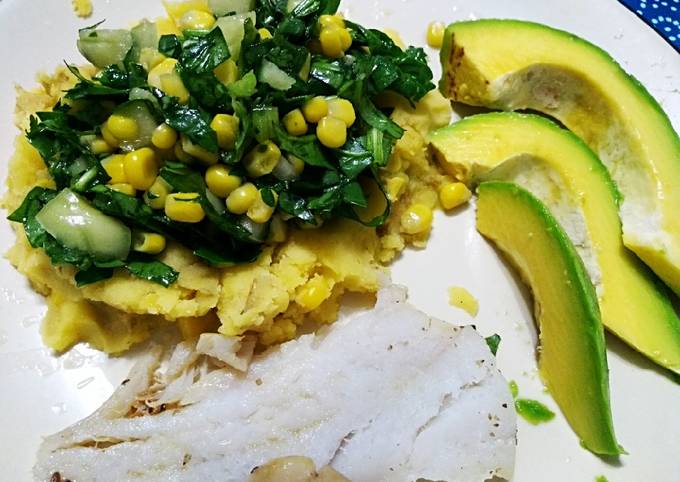 Filete de pescado con ensalada de espinaca Receta de LAURA B- Cookpad