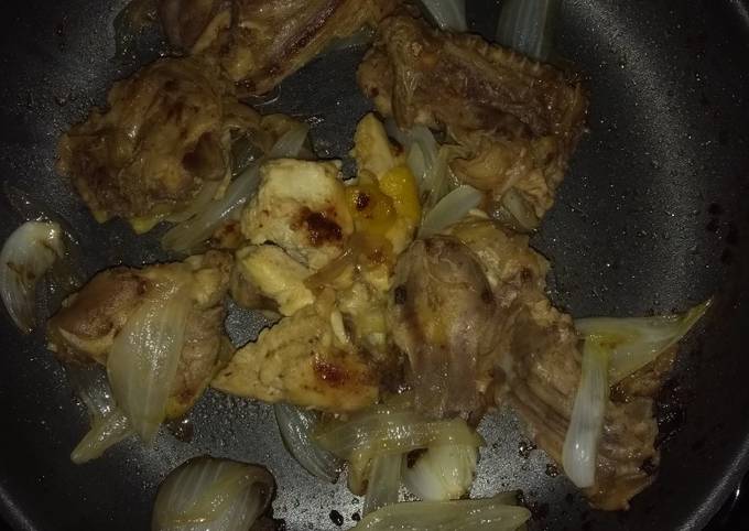 Pollo con cebolla Receta de Keisy Aguilar Matias- Cookpad
