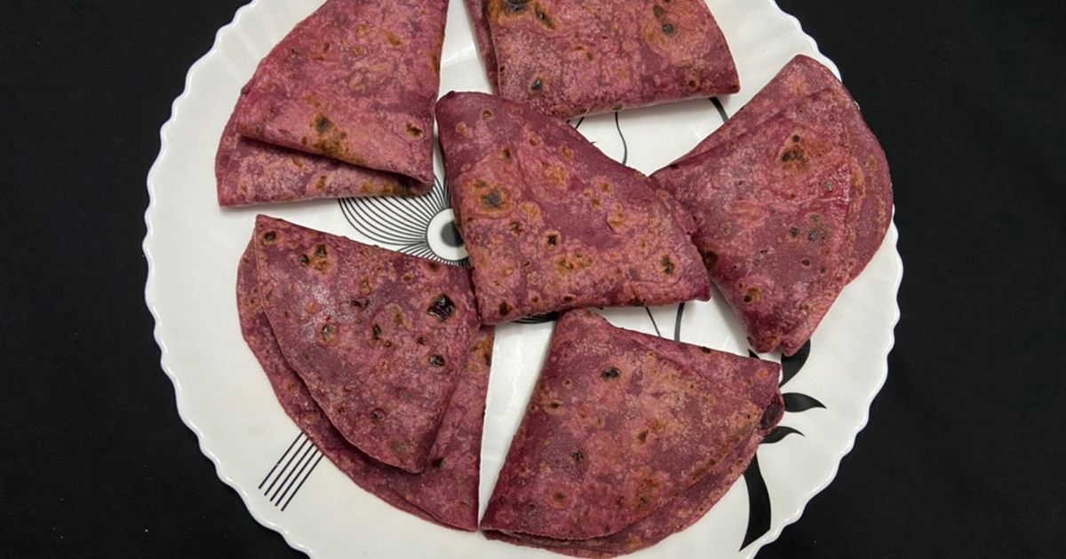 Beetroot Chappathi Recipe by Travel with Hena - Cookpad