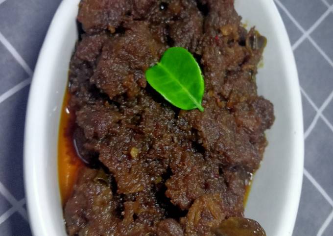 Resep Daging Sambal Hitam Madura oleh Dapur Andwina - Cookpad