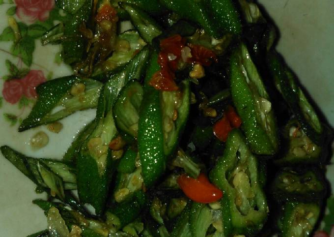 Resep Oseng okra bumbu sederhana oleh NaMach - Cookpad