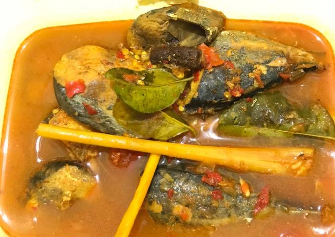 Resep Ikan asam padeh atau ikan asam pedas oleh tiffany - Cookpad