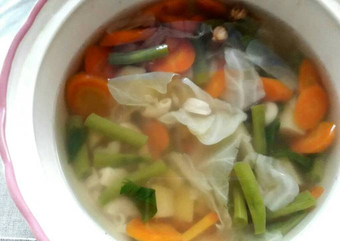 Resep Sop wortel kentang tanpa kaldu ayam dan msg oleh Nabila 25 - Cookpad