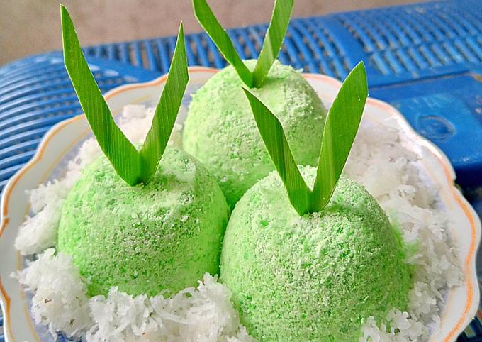 Resep Putu bambu (cetakan talam) oleh Mom Alkha - Cookpad