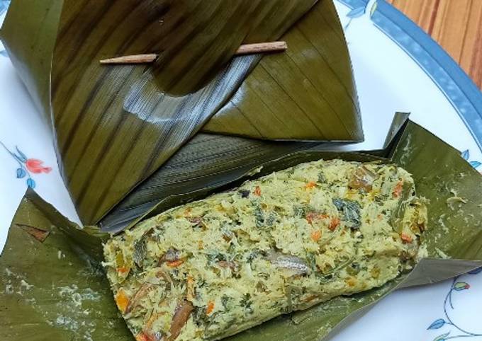 Resep Botok Teri dan Daun kenikir oleh 𝗕𝘂𝗻𝗱𝗮 𝗞𝗶𝗿𝗮𝗻𝗮 - Cookpad