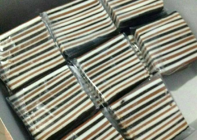 Resep Kue pepe sagu mocca coklat oleh erliena okta - Cookpad