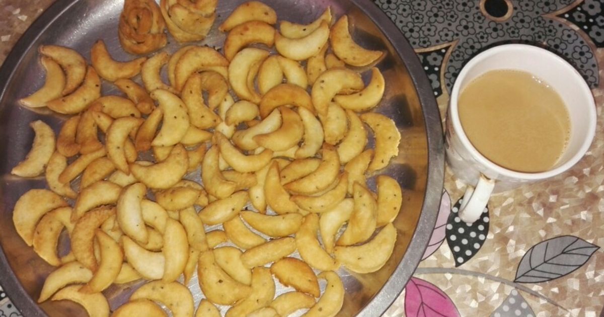 Moon Shape Mathri Recipe by Archana Varshney - Cookpad