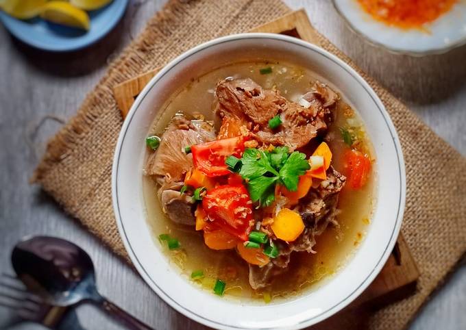 Resep Sop Buntut oleh Erie umma Haqira - Cookpad