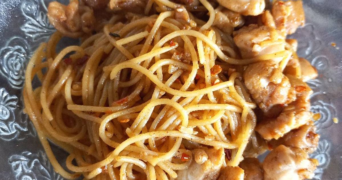 Resep Spaghetti Ayam Pedas oleh Mei CAM - Cookpad