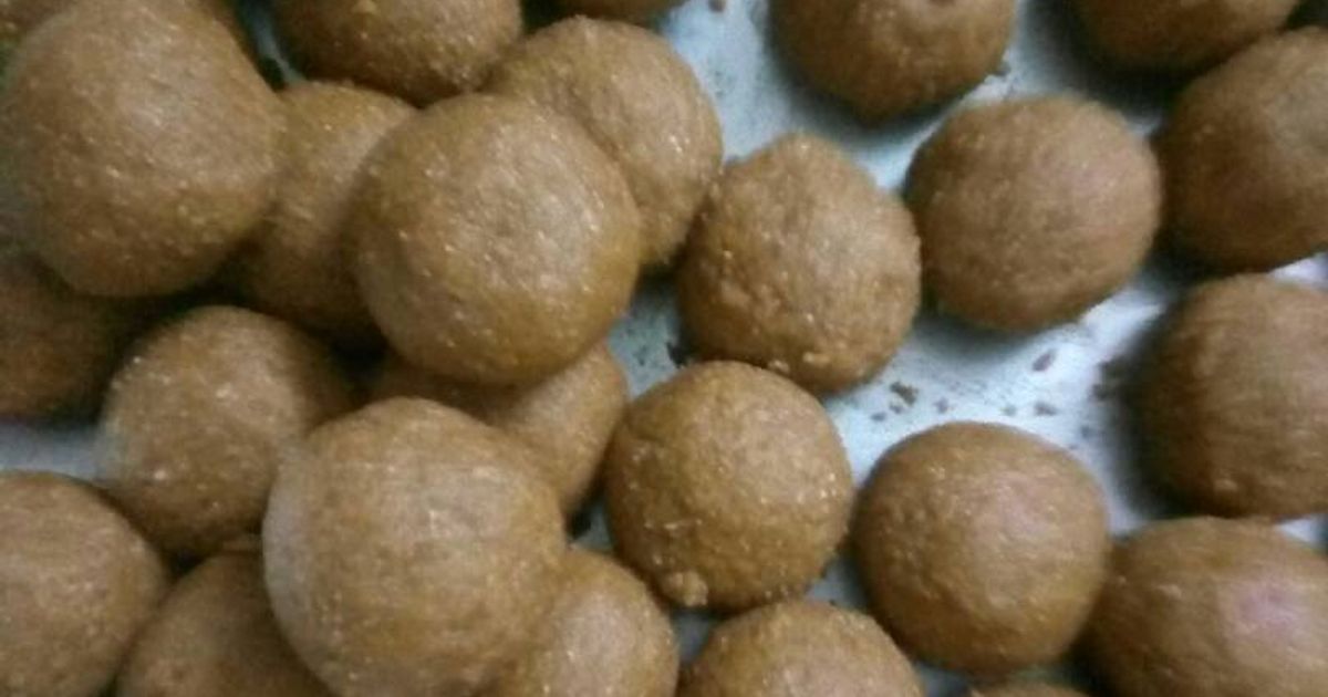 Aatta Besan Pinni (Ladoo) Recipe by namarta chopra - Cookpad