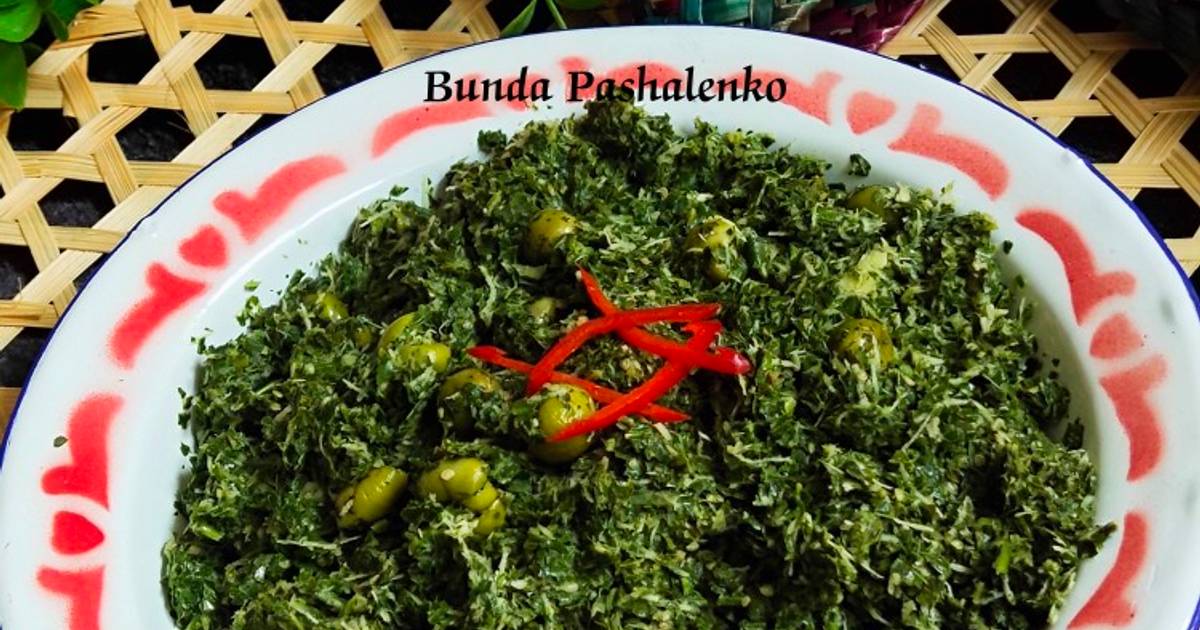 Resep Daun Ubi Tumbuk Kelapa oleh Bunda Pashalenko - Cookpad