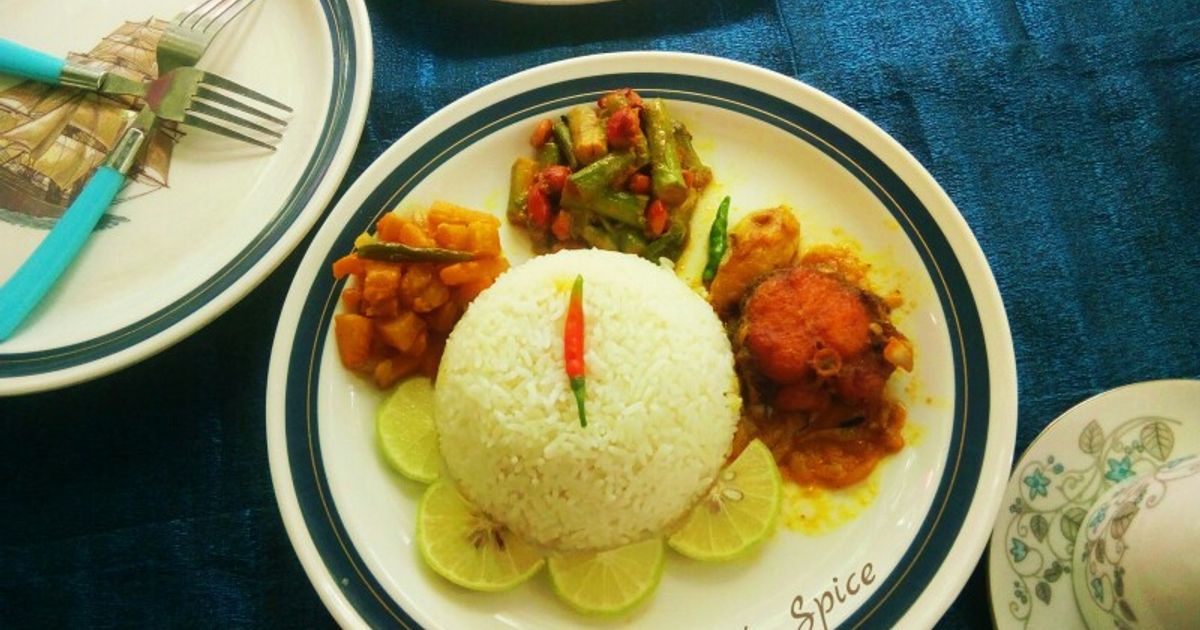 Typical Bengali Platter Including Roho Labeo Curry And Veggies ♥ Recipe ...