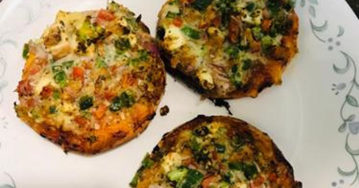 Yummylicious Pizza Recipe by Shitu Malhotra Puri - Cookpad